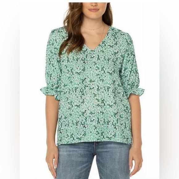 Well Worn | Tops | Well Worn Ladies 34 Vneck Blouse | Poshmark